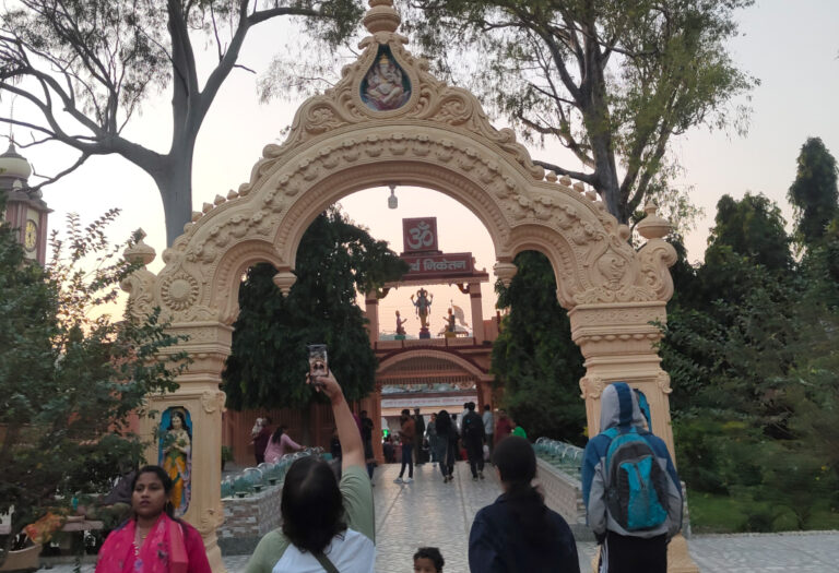 Parmarth Niketan Ashram: Complete Stay Guide & Room Rates